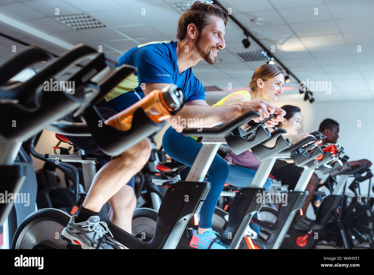 Black woman gym bike hi-res stock photography and images - Alamy