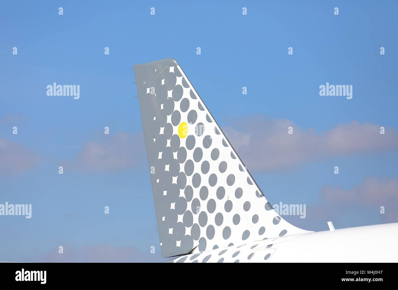 Vueling logo hi-res stock photography and images - Alamy