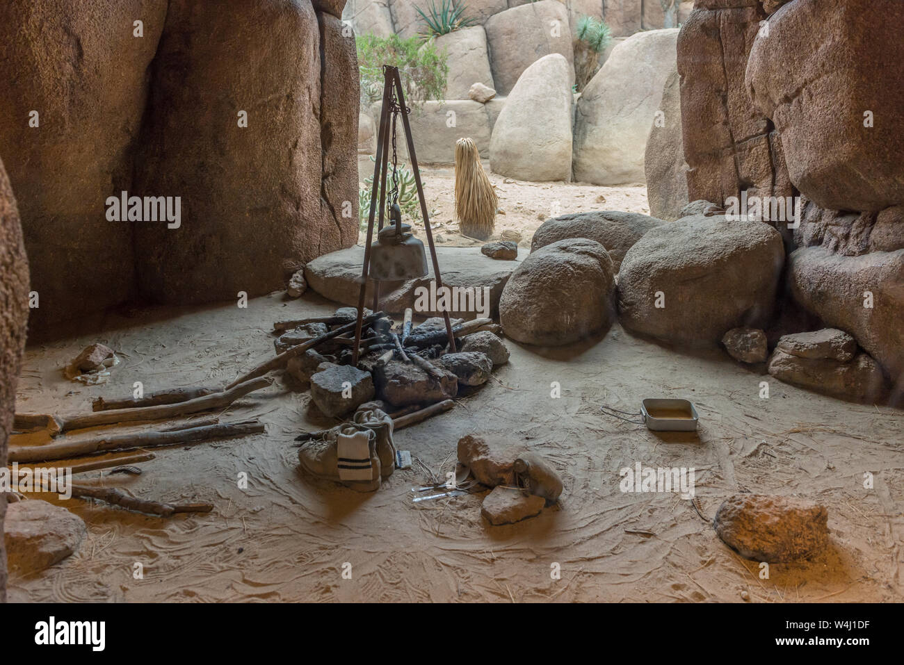 Cave camping hi-res stock photography and images - Alamy