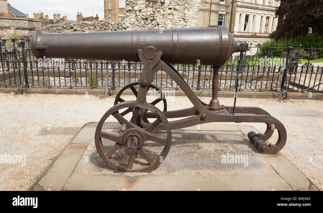 Crimean cannon, Rochester castle Stock Photo - Alamy