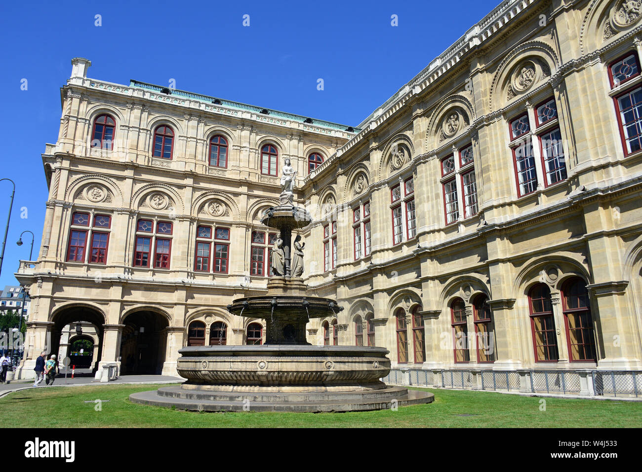 österreich wien wiener staatsoper hi-res stock photography and images ...