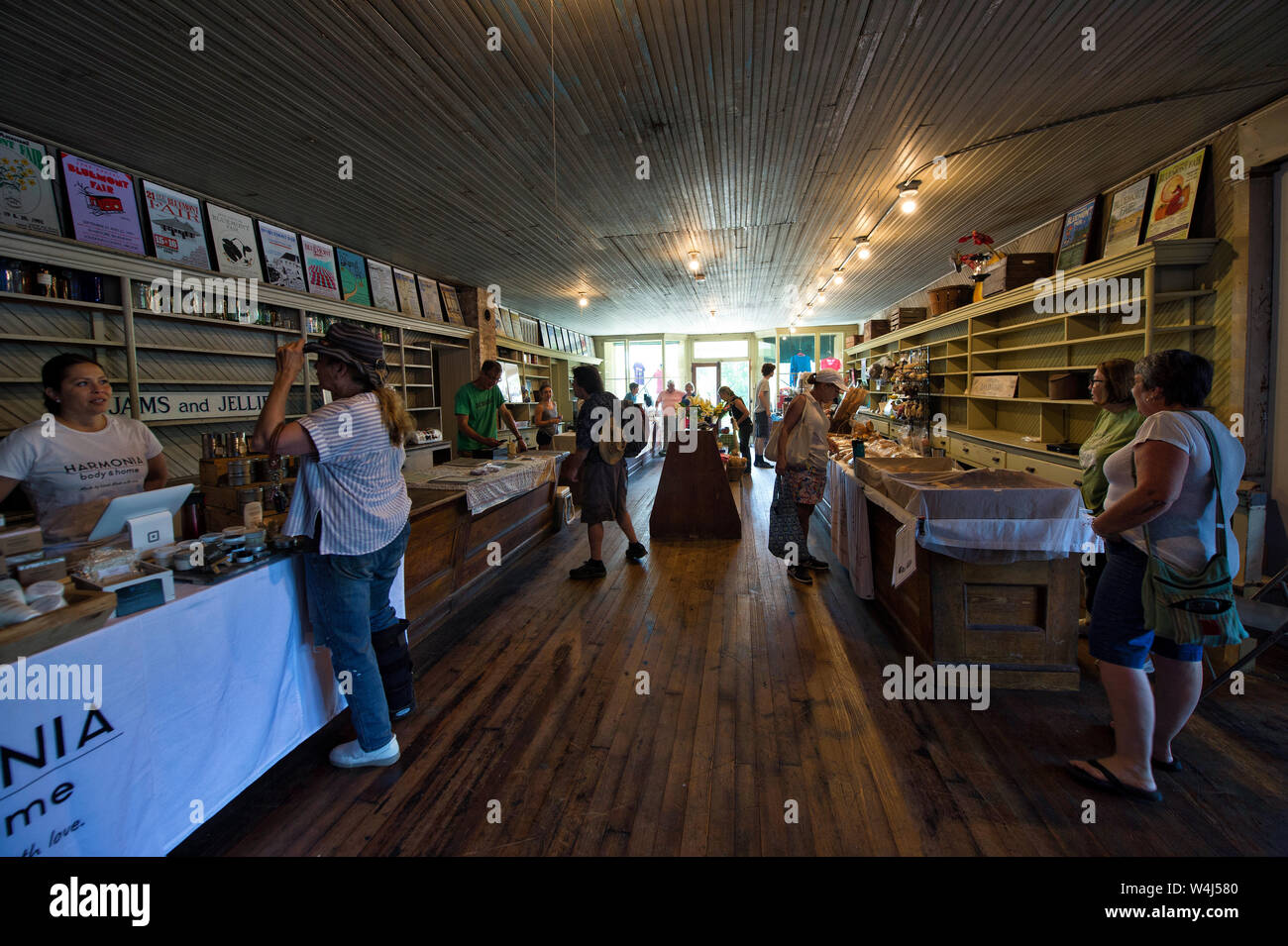 June lake general store hi-res stock photography and images - Alamy
