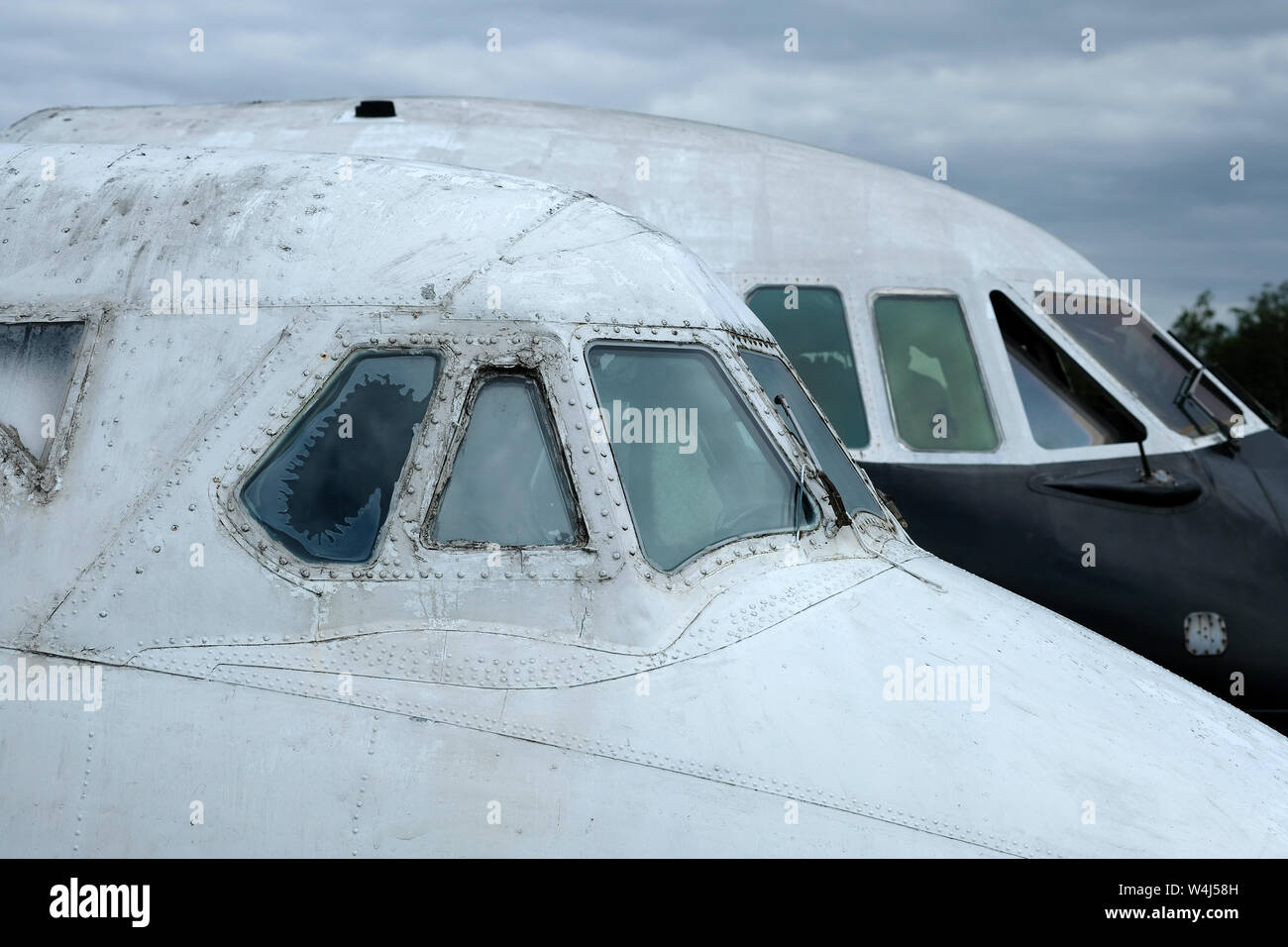 Old dirty aircraft cockpit windows Stock Photo - Alamy