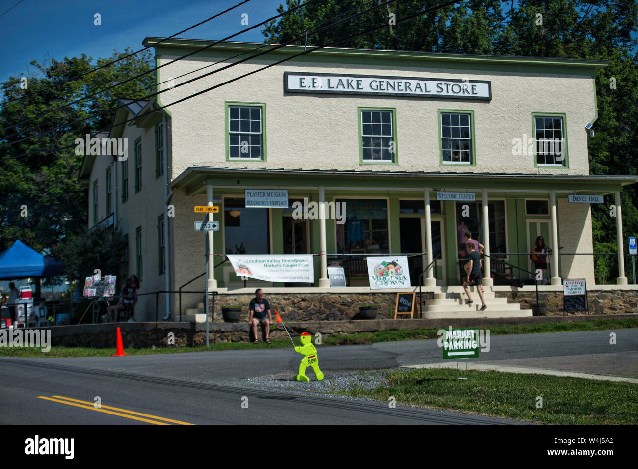 June lake general store hi-res stock photography and images - Alamy