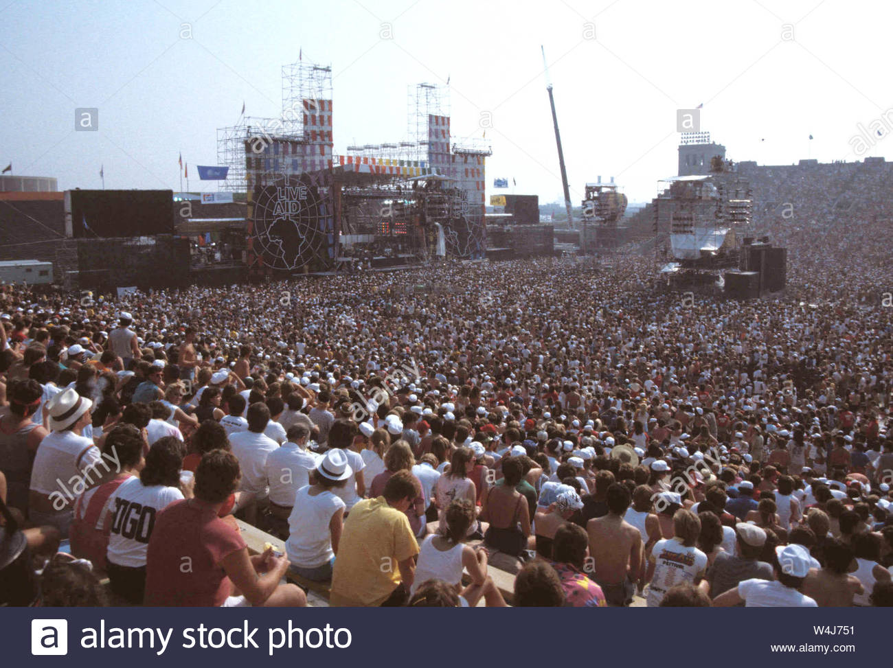 Live Aid Concert 1985 Stock Photos & Live Aid Concert 1985 Stock Images ...