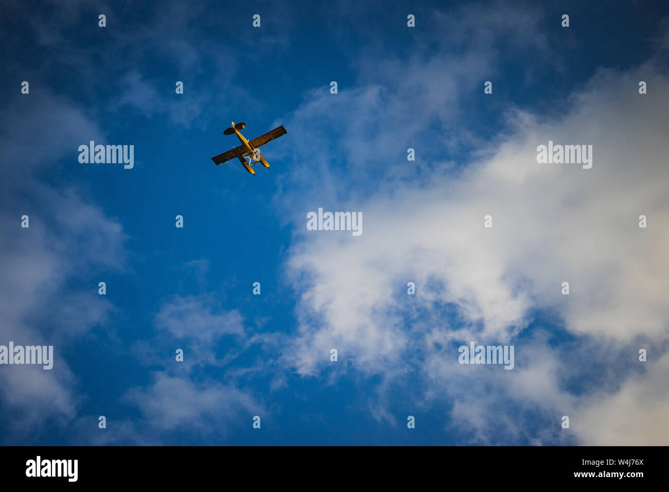 Biplane overhead hi-res stock photography and images - Alamy