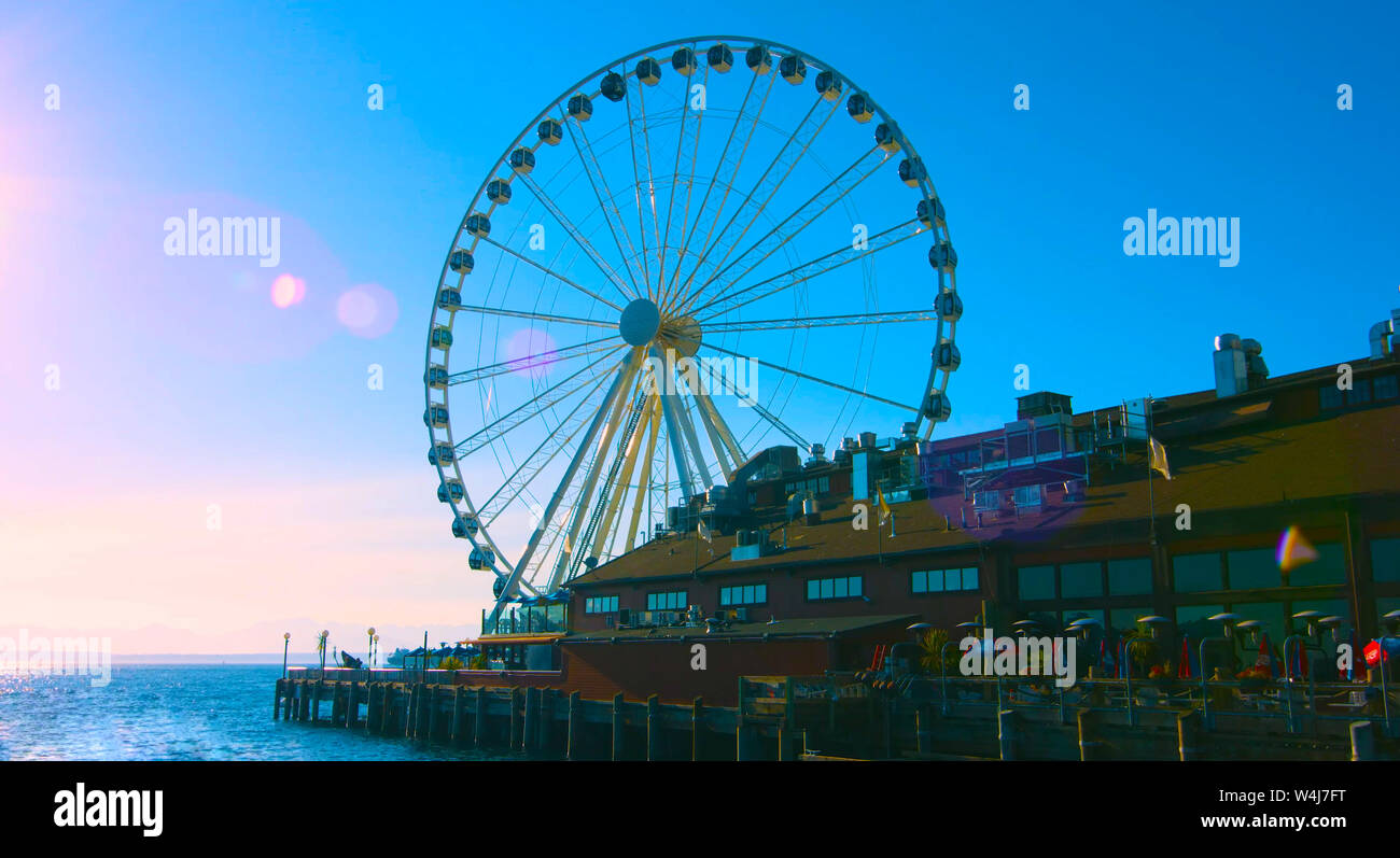 Seattle, Washington, USA (mai 5, 2019) A Seattle waterfront restaurant ...