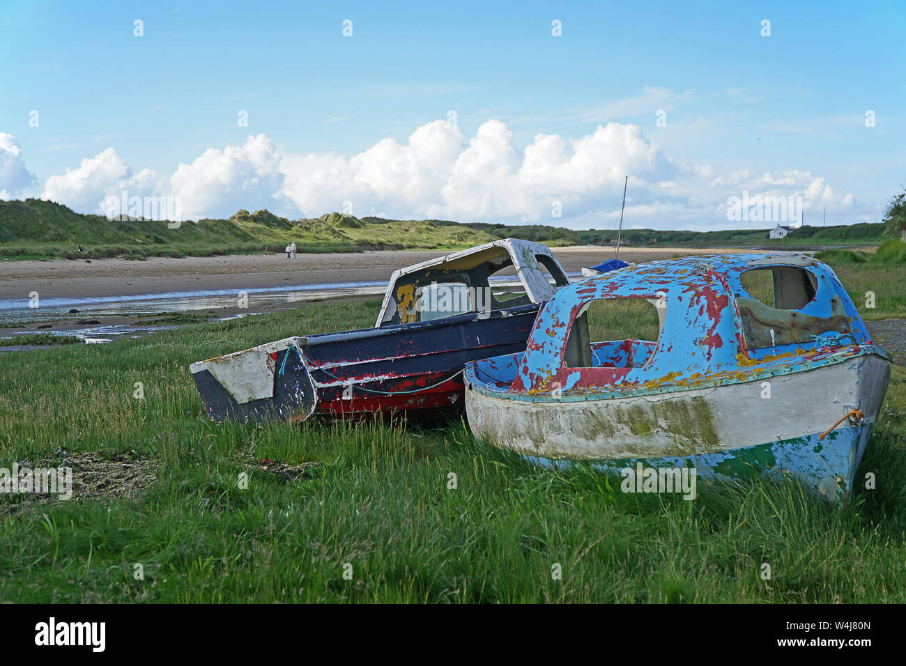 Abandoned fishing boats in small hi-res stock photography and images - Alamy