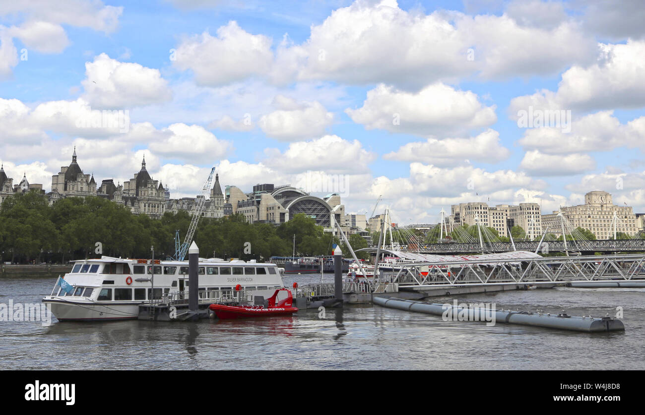 London eye pier hi-res stock photography and images - Alamy