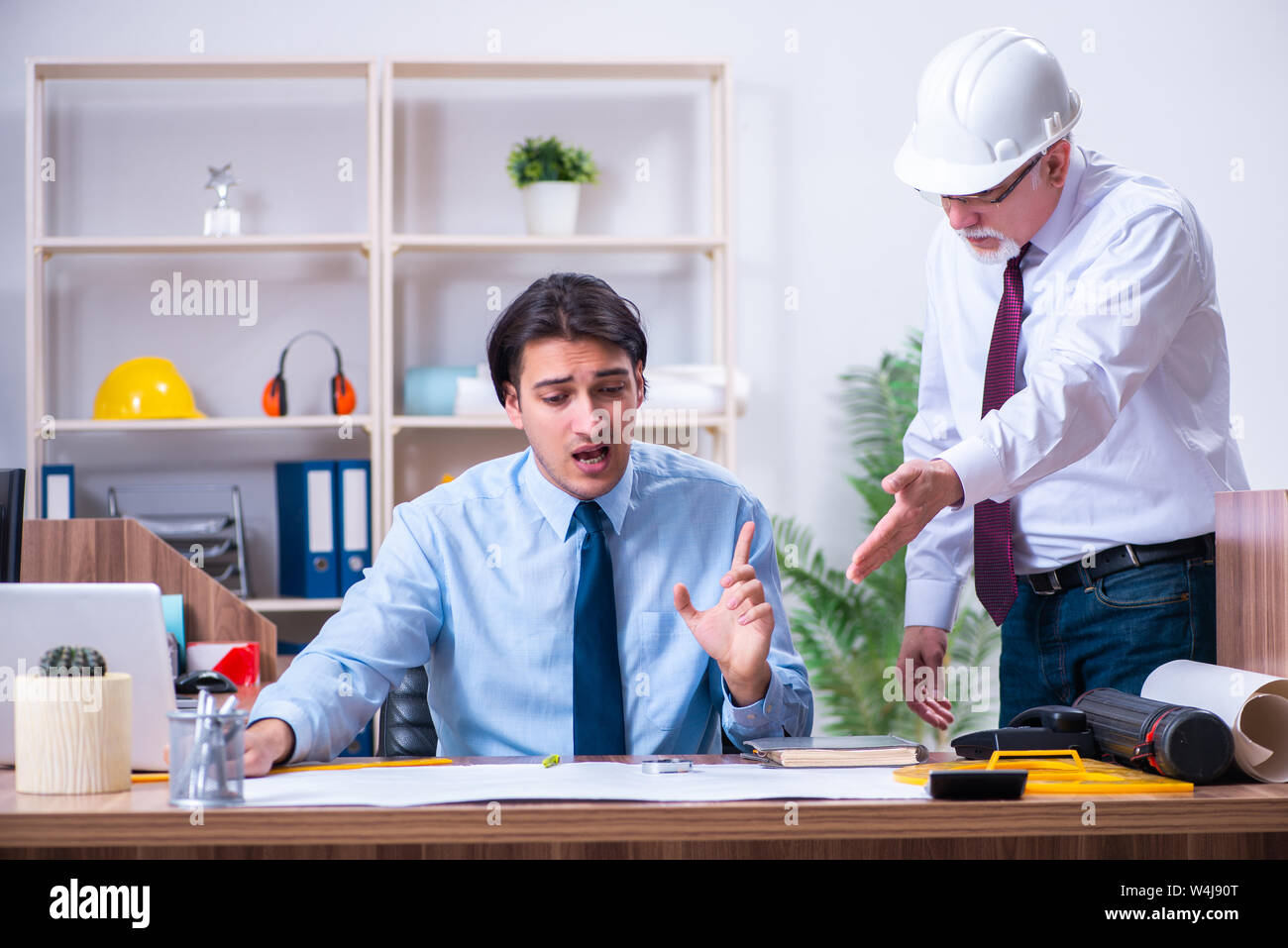 Architects arguing construction hi-res stock photography and images - Alamy