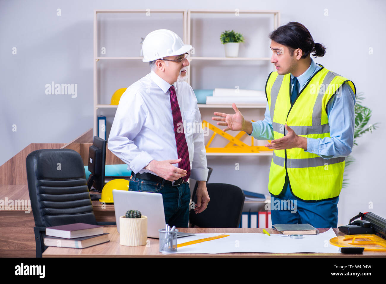 Architects arguing construction hi-res stock photography and images - Alamy