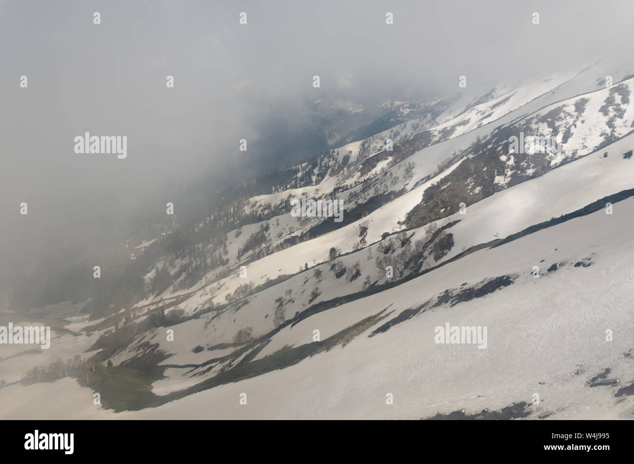 Ropeway gulmarg hi-res stock photography and images - Alamy