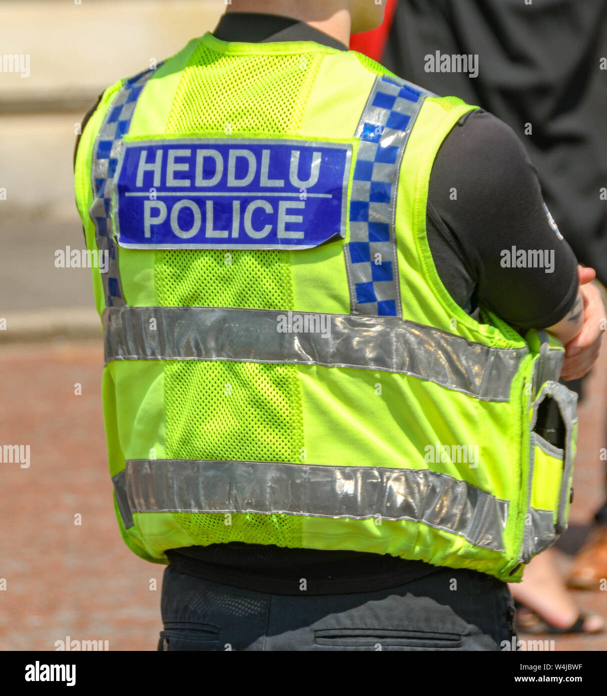 Hi vis jacket police hi-res stock photography and images - Alamy