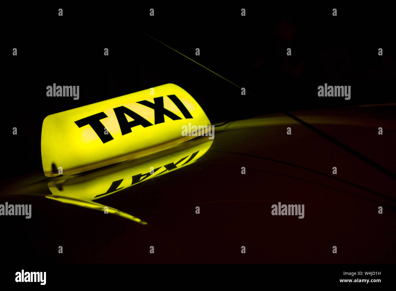 Taxi cab roof sign hi-res stock photography and images - Alamy