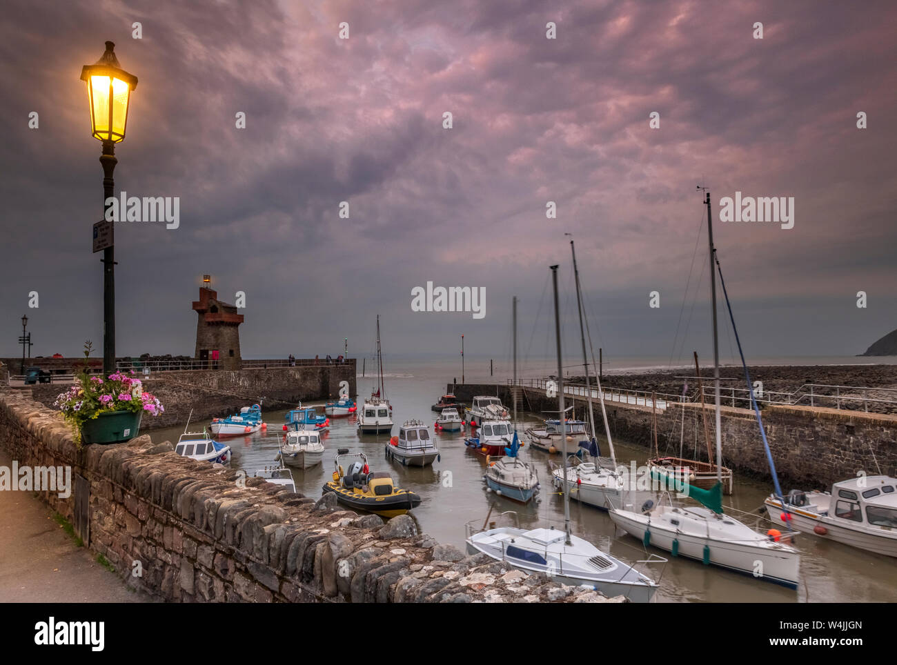 Lynton lynmouth north devon hi-res stock photography and images - Alamy