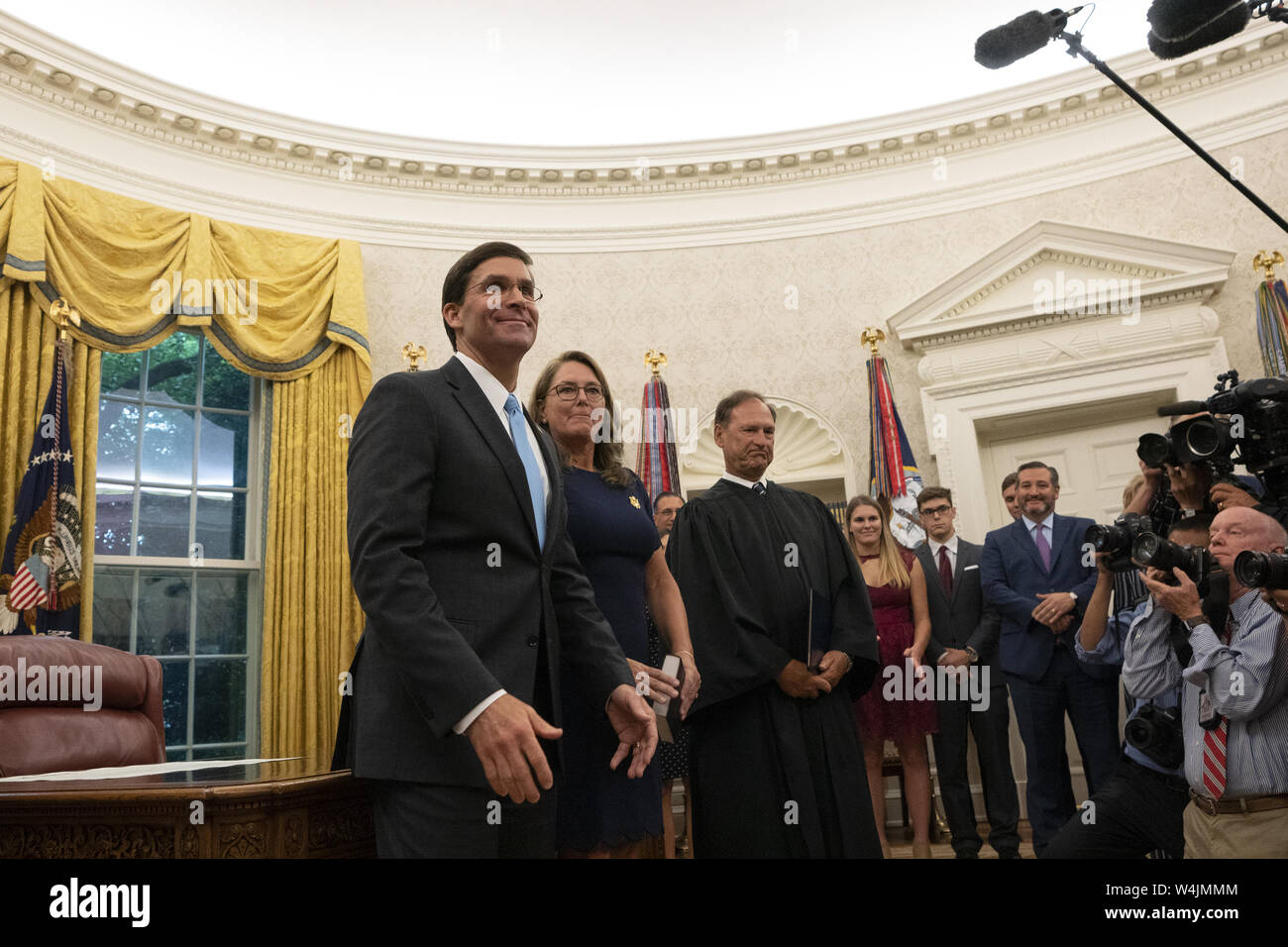 Dr samuel white hi-res stock photography and images - Alamy