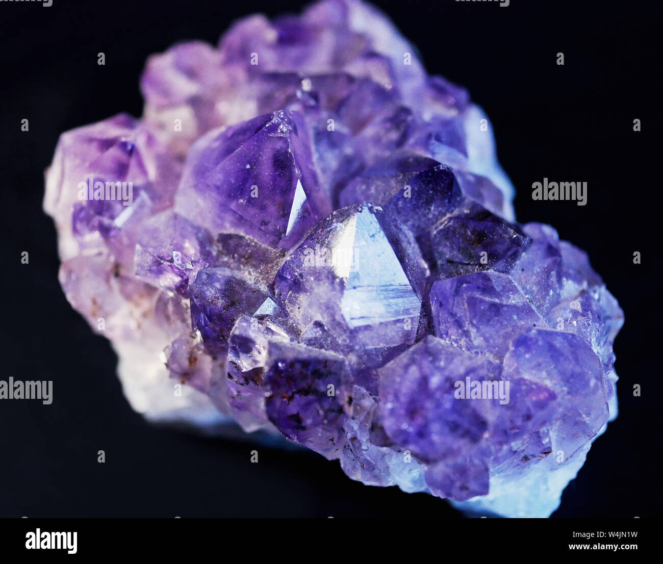Quartz crystals mineral sample hi-res stock photography and images - Alamy