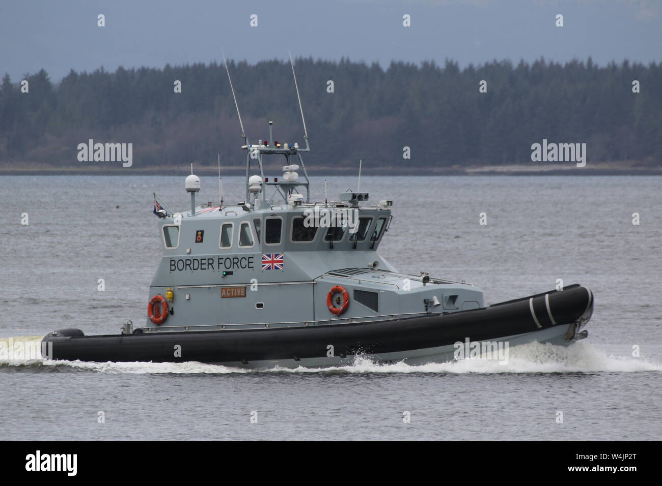 Uk border patrol boat hi-res stock photography and images - Alamy