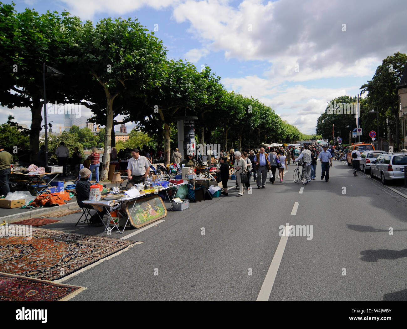 Flea market frankfurt hi-res stock photography and images - Alamy