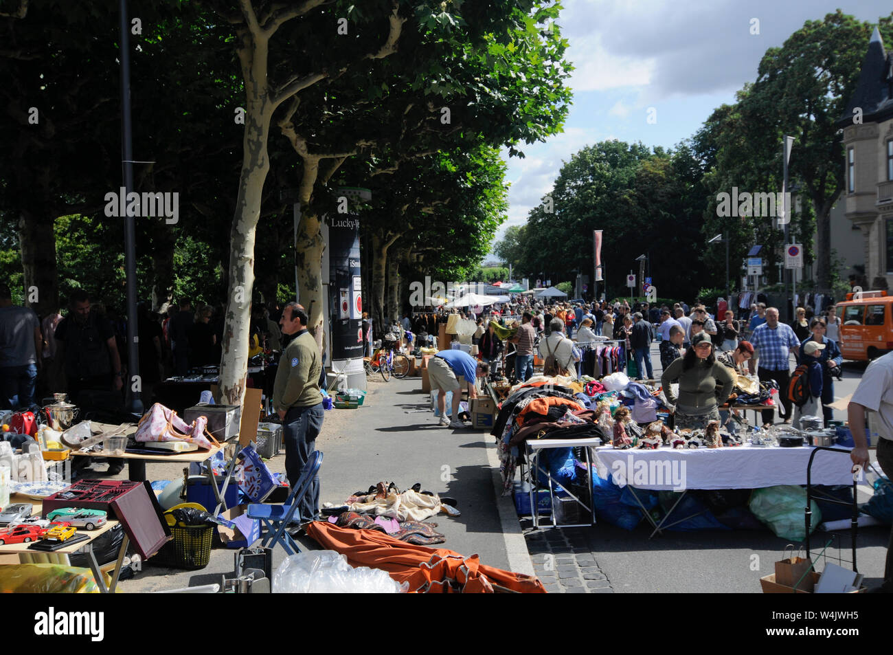 Flea market frankfurt hi-res stock photography and images - Alamy