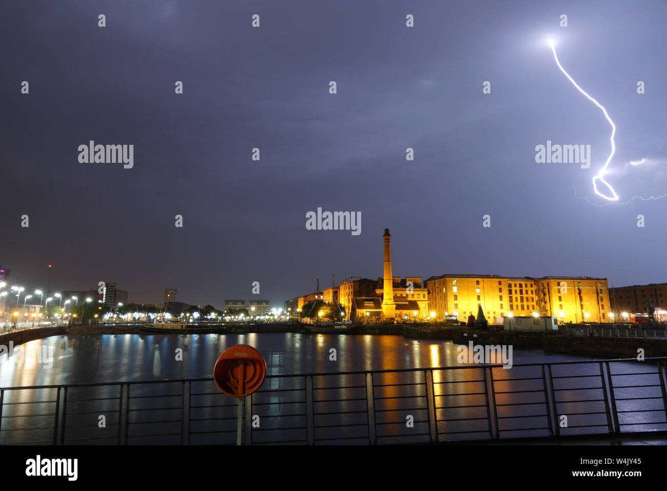 Uk lightning 2019 hi-res stock photography and images - Alamy