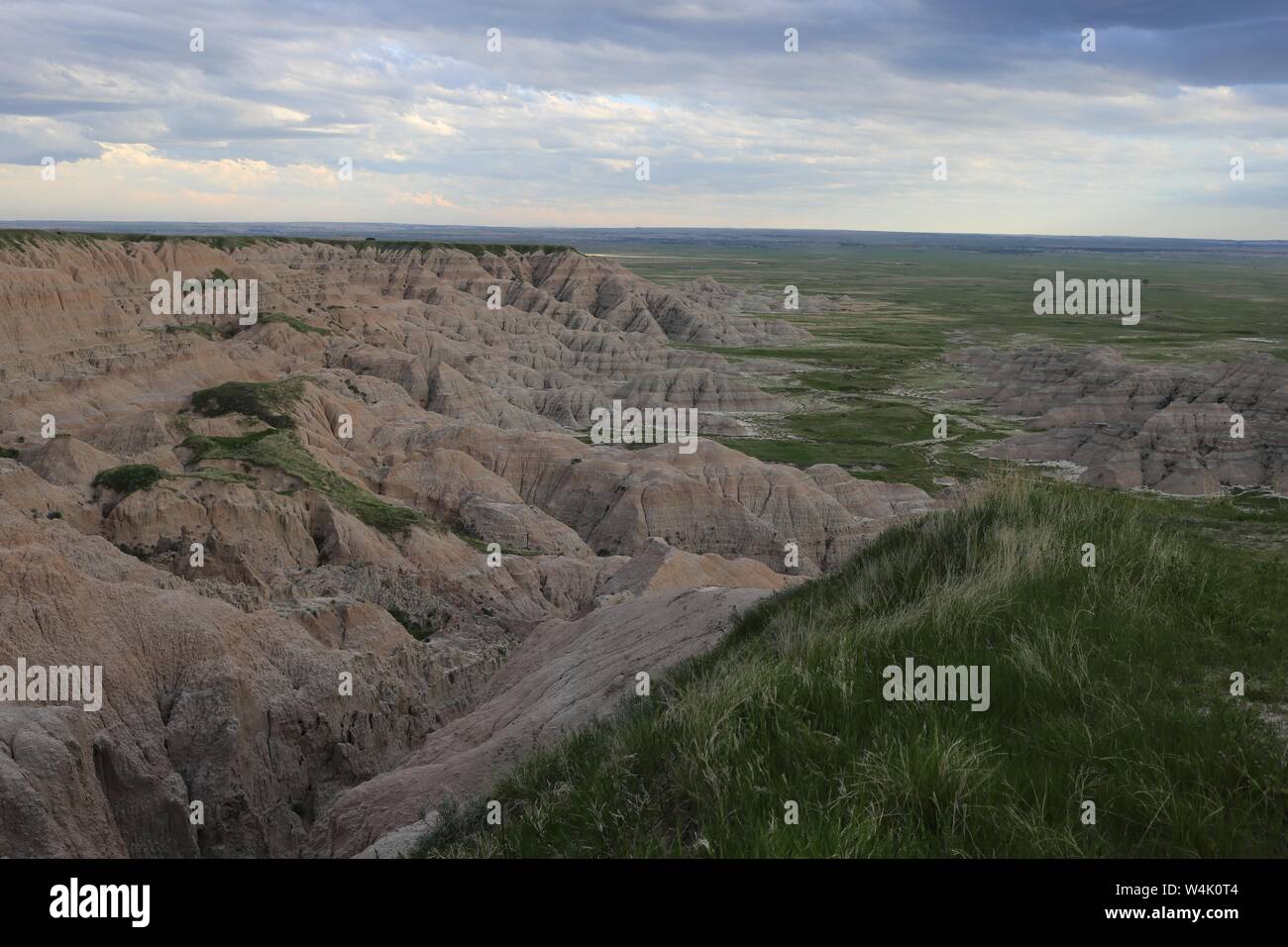 Badlands national park grassy hi-res stock photography and images - Alamy