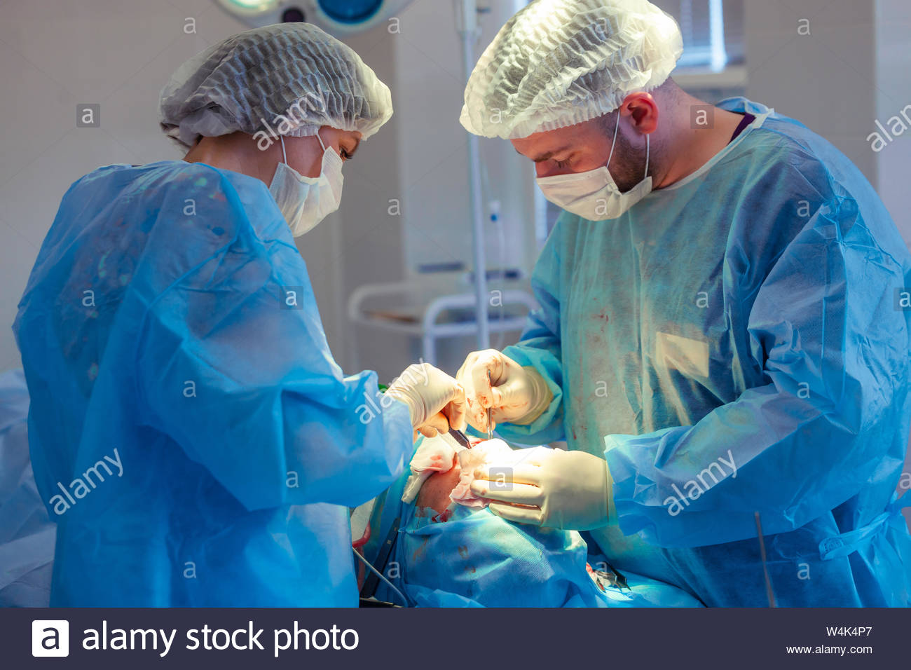 Operation Surgery Surgeon Team High Resolution Stock Photography and ...