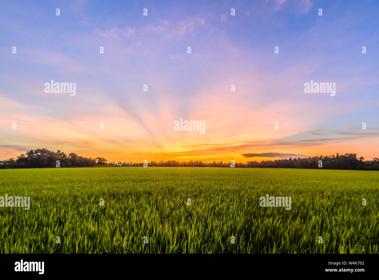6 pm sunset hi-res stock photography and images - Alamy