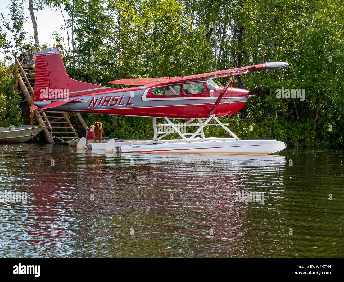 Cessna 185 floatplane hi-res stock photography and images - Alamy