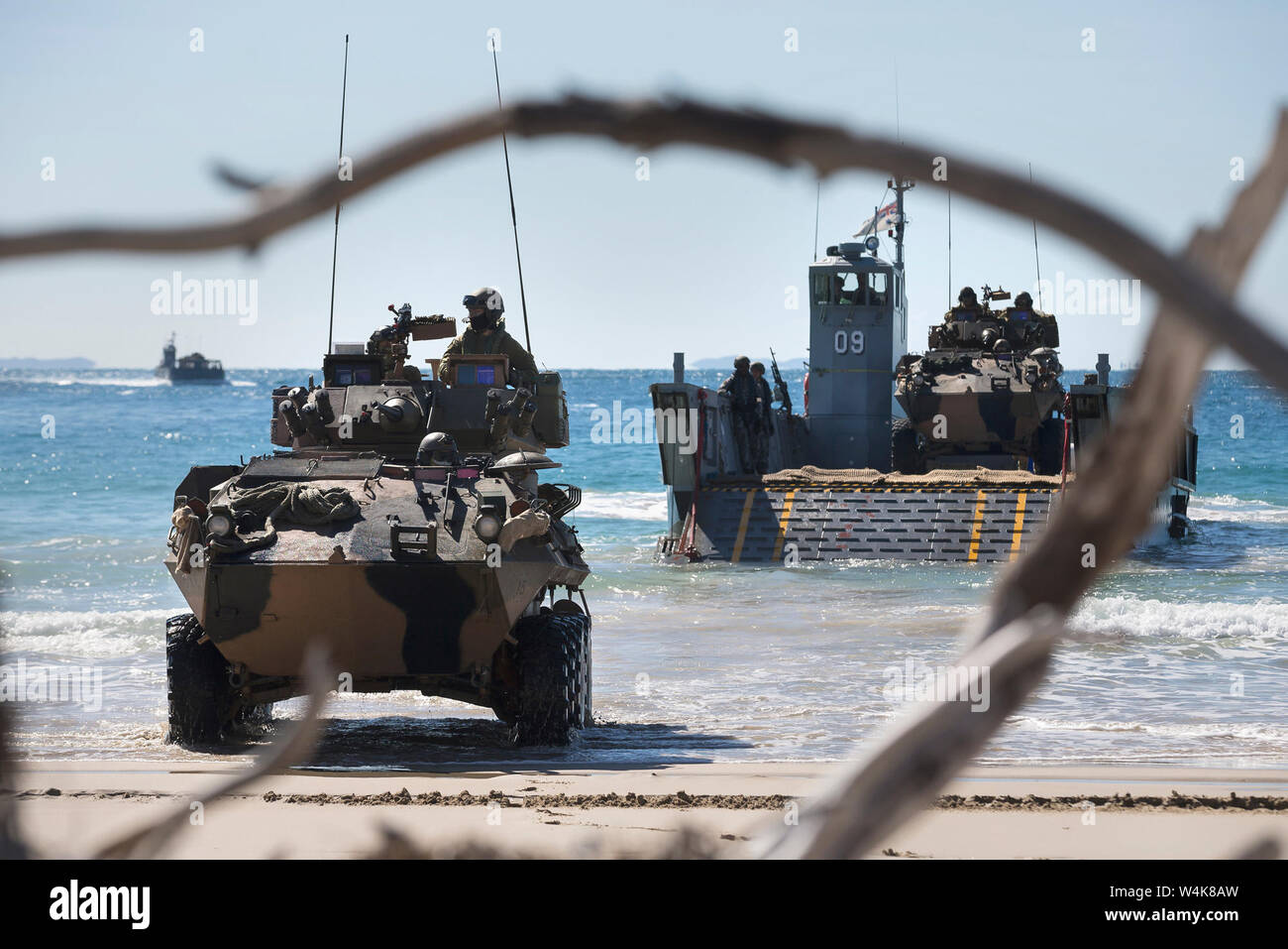 A 2nd Battalion, Royal Australian Regiment Australian Light Armoured ...