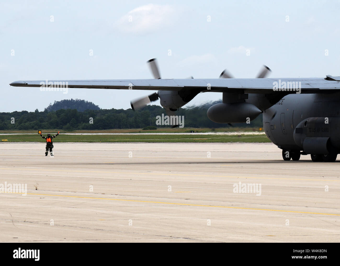 136th airlift wing hi-res stock photography and images - Alamy