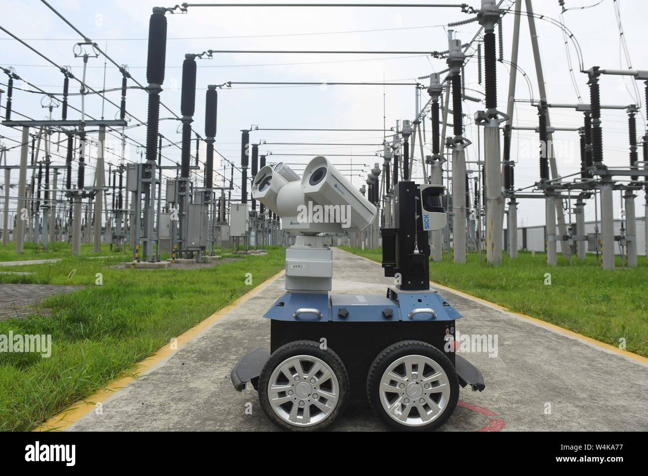 July 24, 2019 - Anhui, Anhui, China - An intelligent inspection robot ...