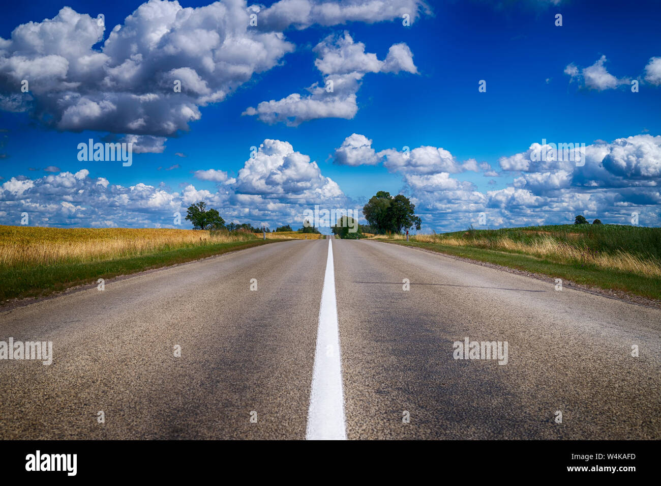 Tarred Road Stock Photos & Tarred Road Stock Images - Alamy