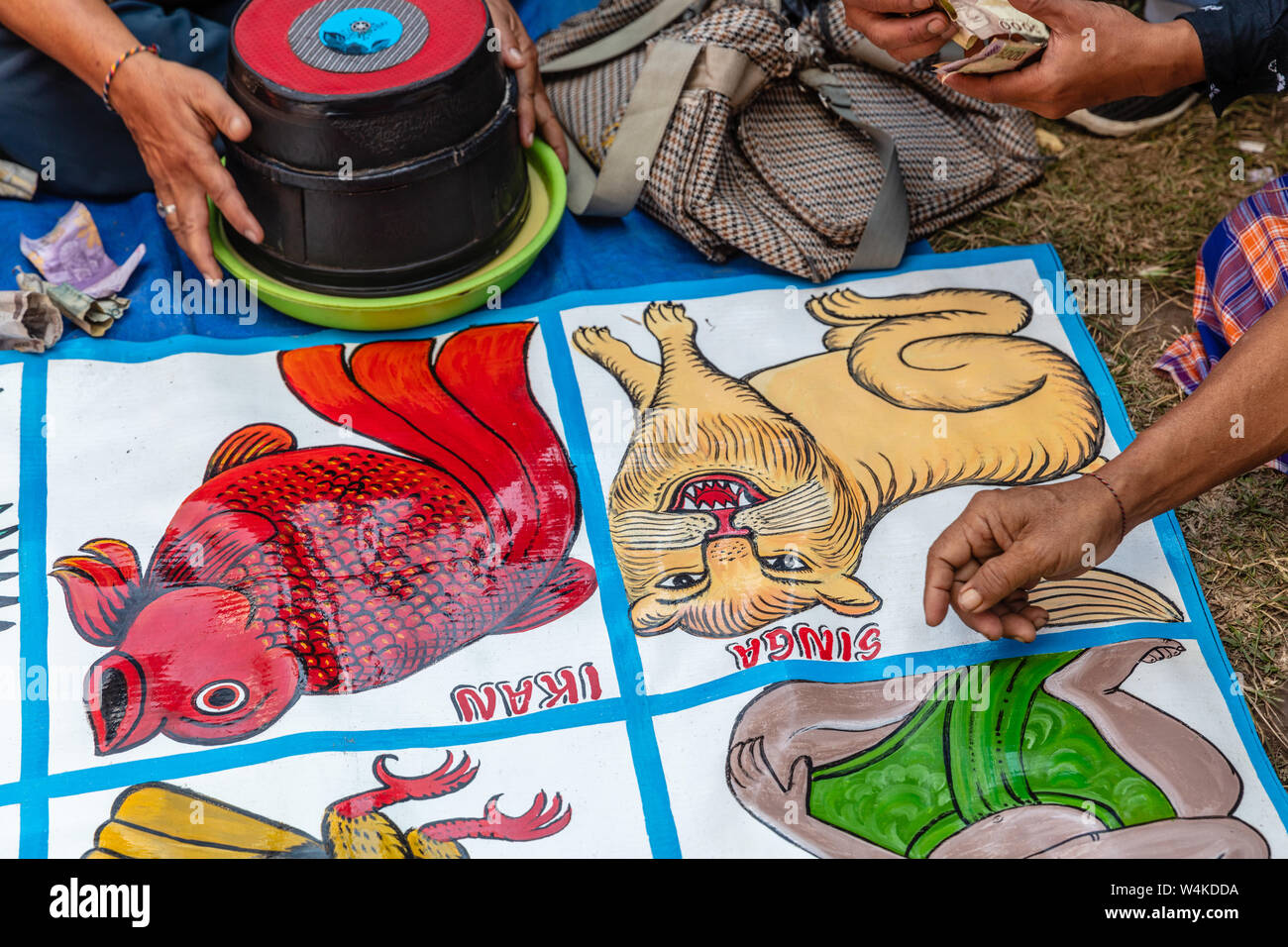 Old man and girl hi-res stock photography and images - Alamy
