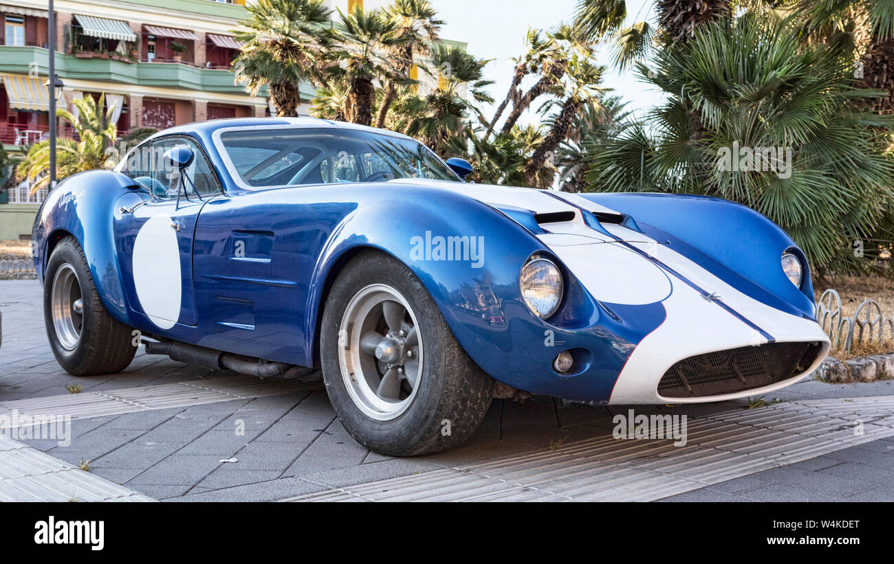 Radial cars hi-res stock photography and images - Alamy