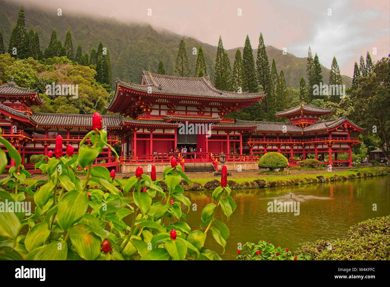 The Byodo-In Temple in the Valley of the Temples, Oahu Hawaii Stock ...