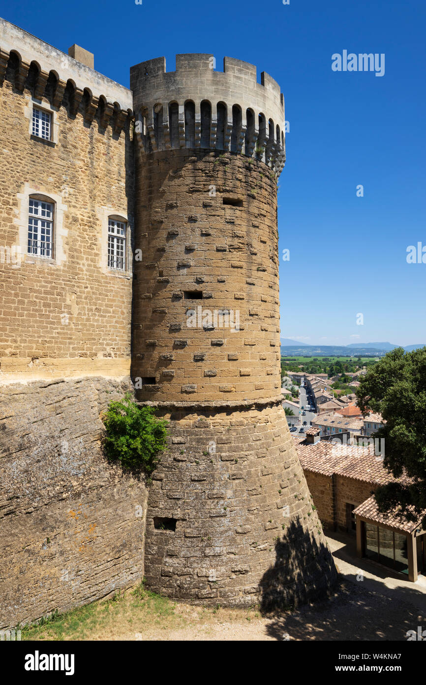 Chateaux de la drome hi-res stock photography and images - Alamy