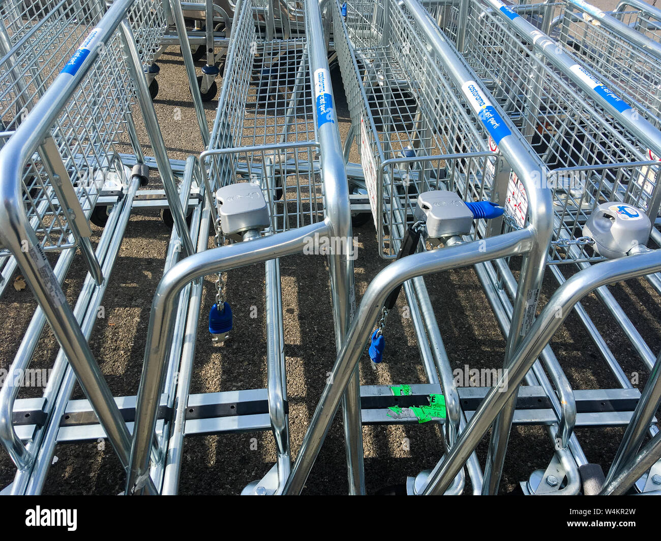 Shopping carts, Castorama, Bron, France Stock Photo - Alamy