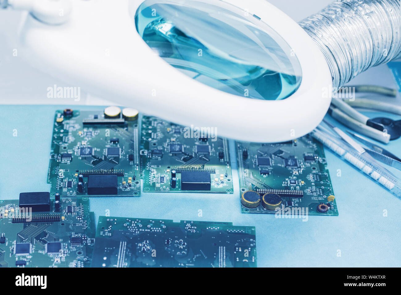 Computer assembling hi hi-res stock photography and images - Alamy
