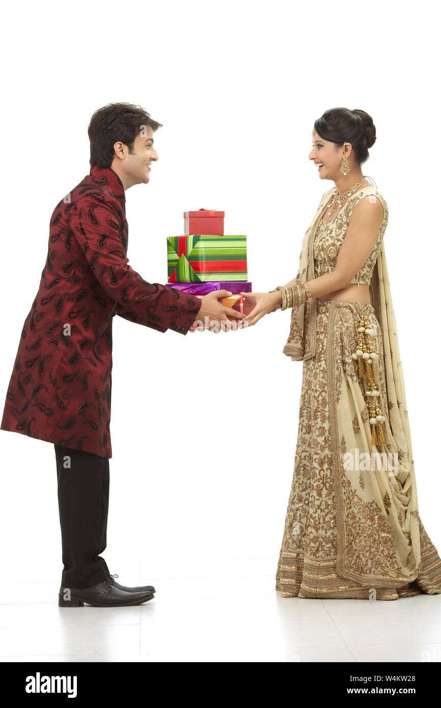 Gift giving ceremony hi-res stock photography and images - Alamy