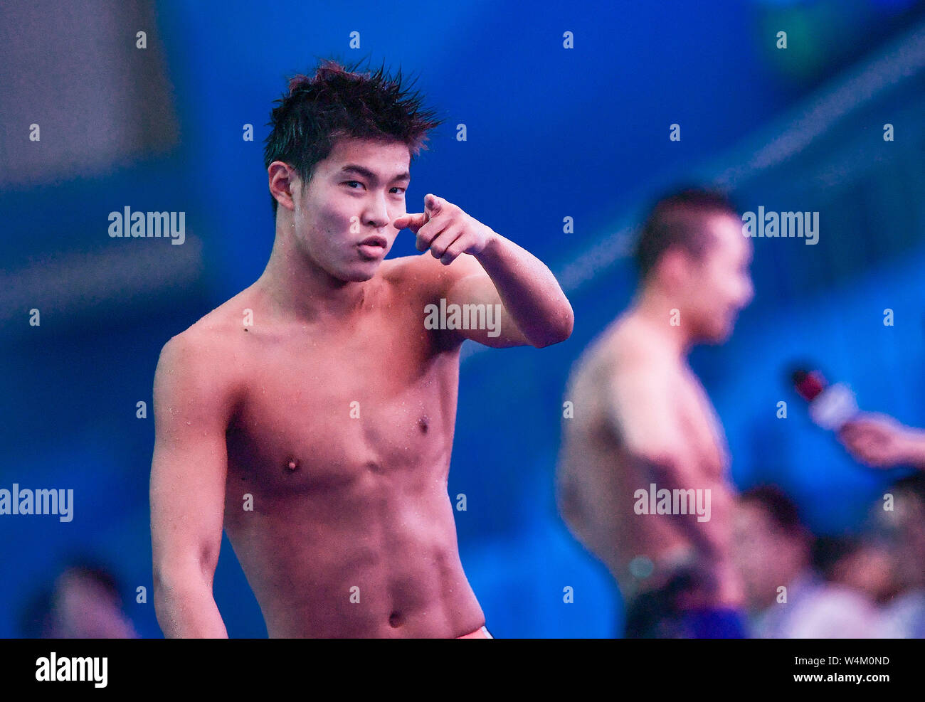 Mens freestyle 100m preliminary hi-res stock photography and images - Alamy