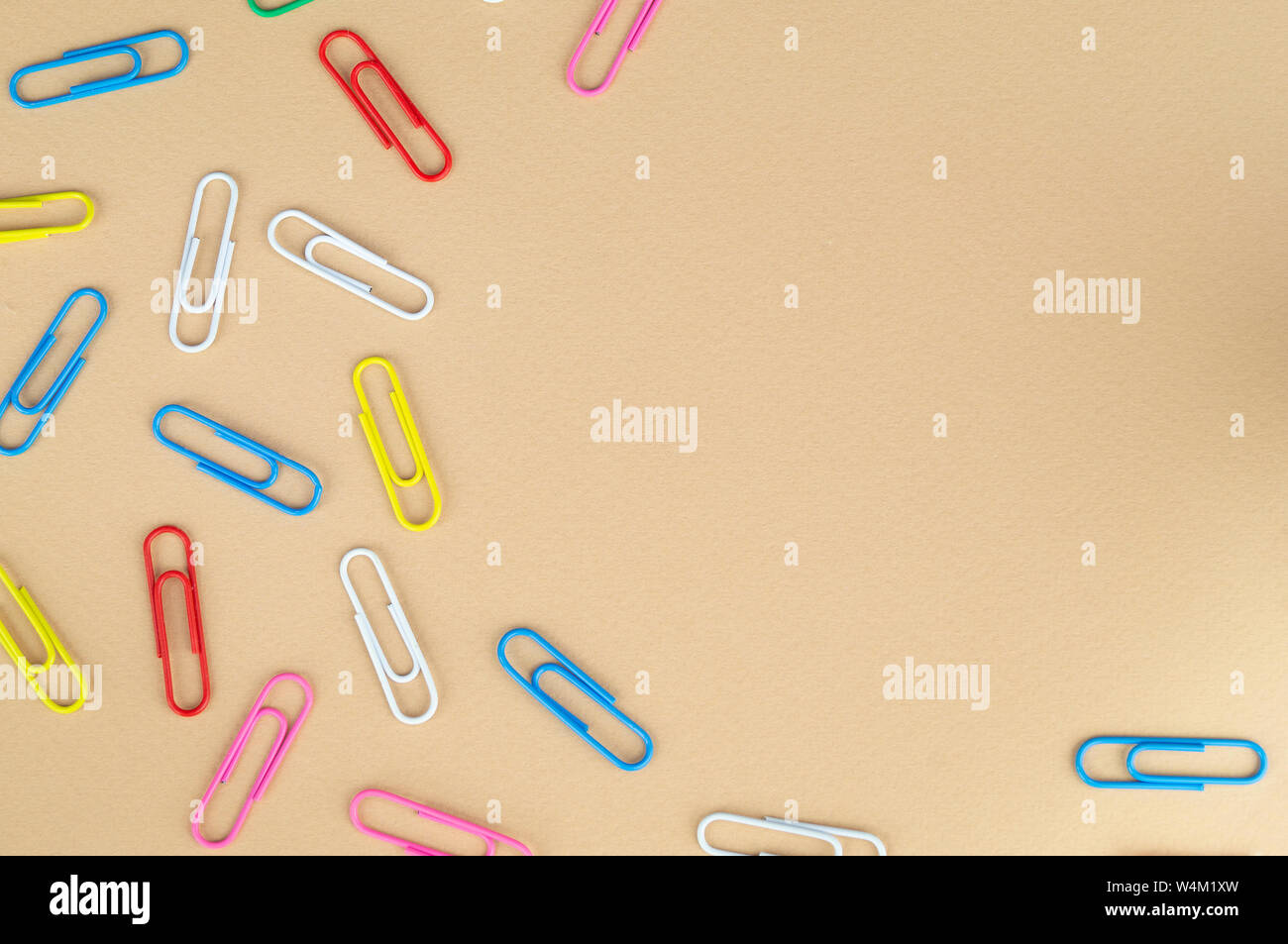 Many colored paper clips hi-res stock photography and images - Alamy