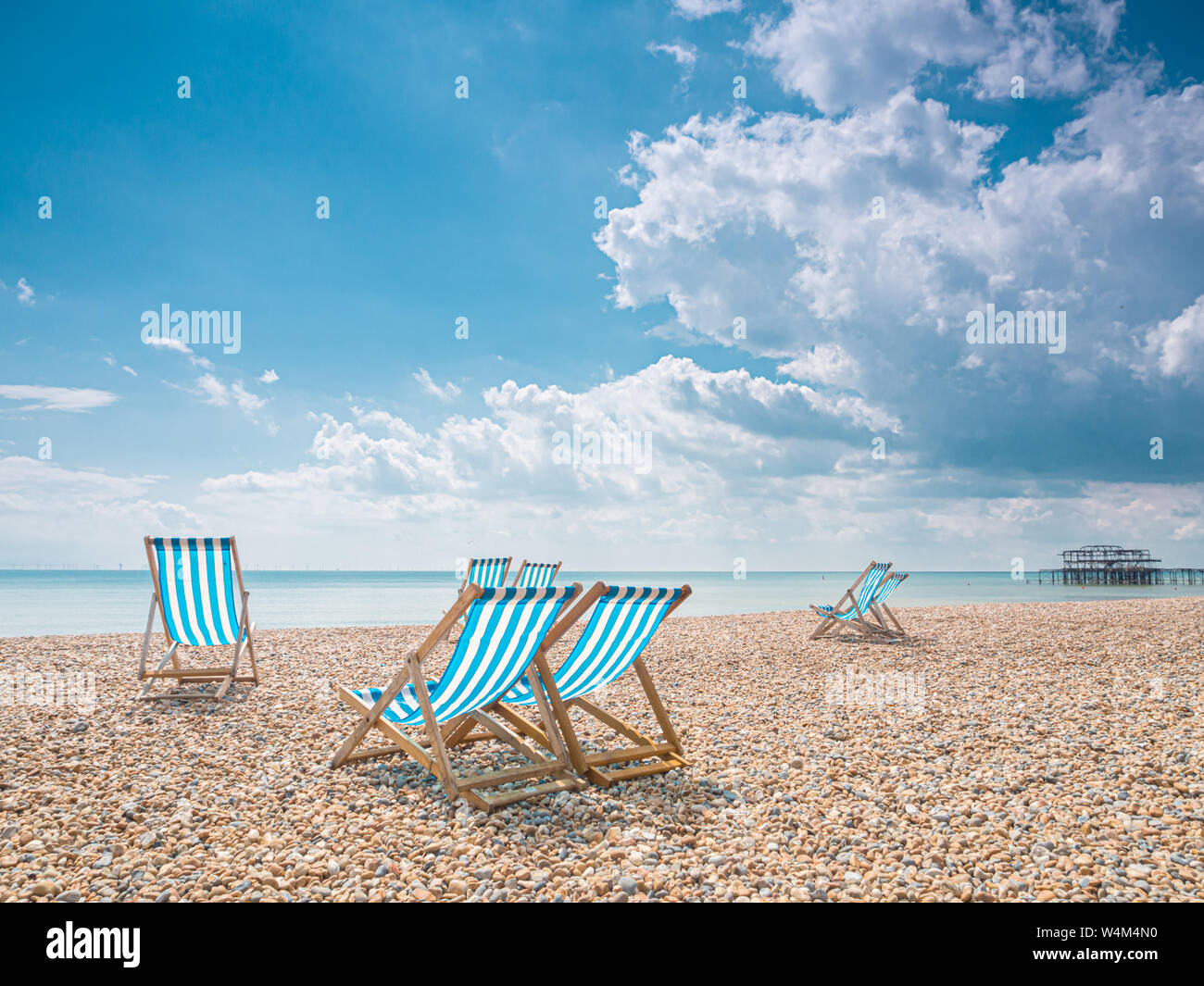 British beach sun brighton hi-res stock photography and images - Alamy