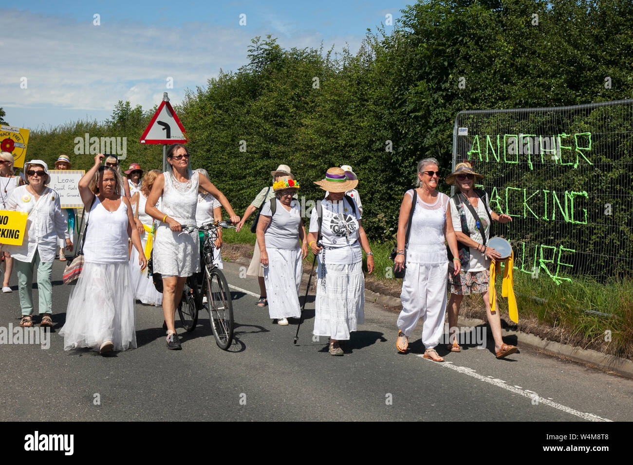 Shale hands hi-res stock photography and images - Alamy