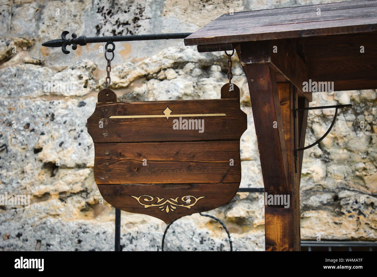 Tavern sign hi-res stock photography and images - Alamy
