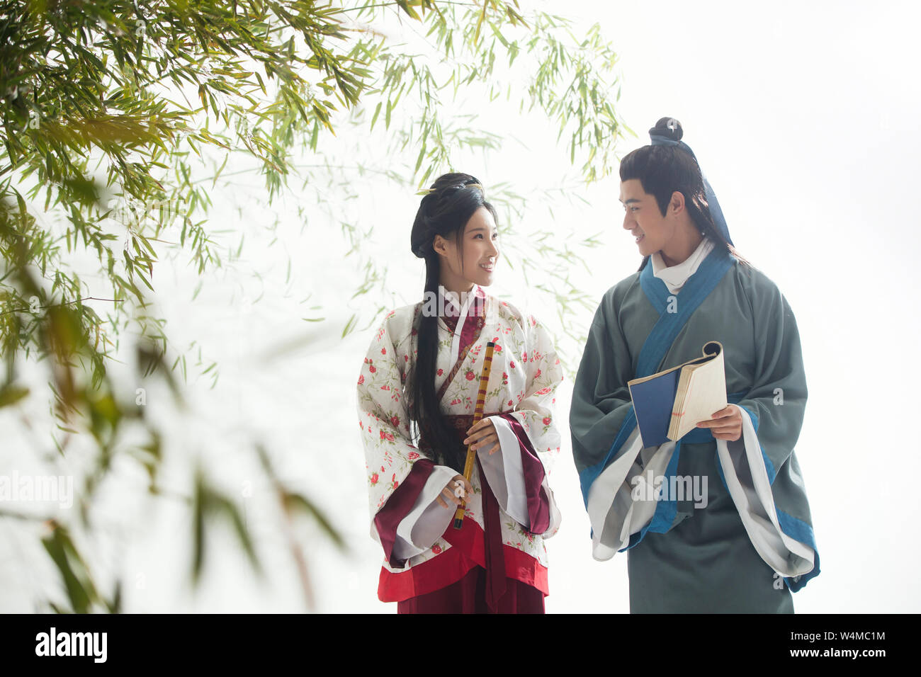 Hanfu china couple hi-res stock photography and images - Alamy