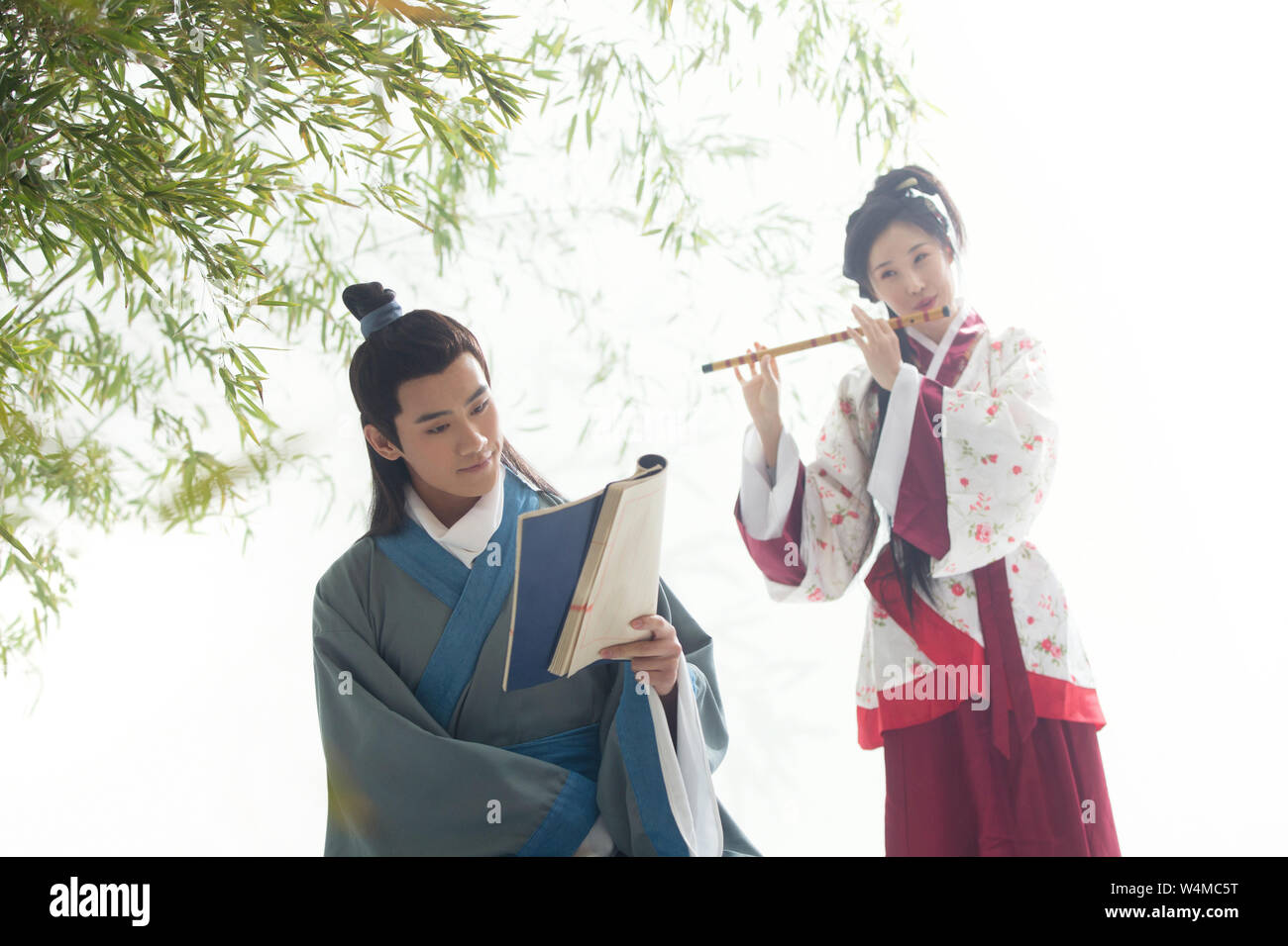 Hanfu china couple hi-res stock photography and images - Alamy