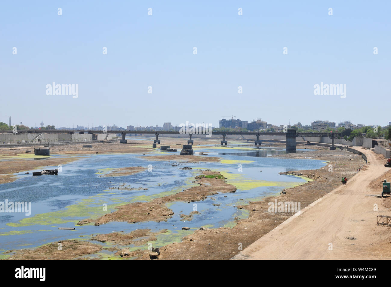 India: The River in Ahmedabad City, Gujarat has dried out Stock Photo ...