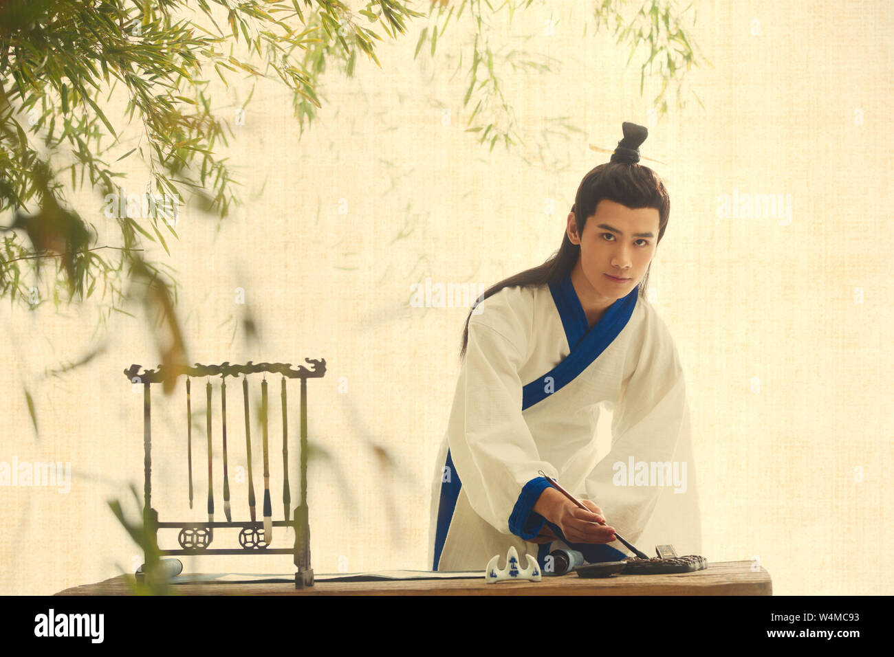 Chinese scholar writing hi-res stock photography and images - Alamy