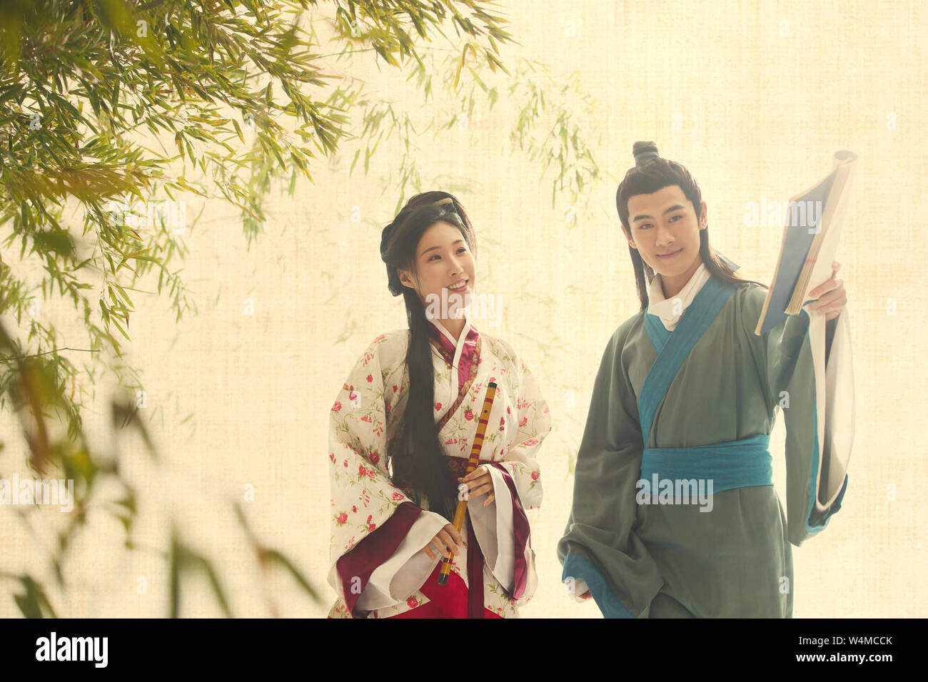 Hanfu china couple hi-res stock photography and images - Alamy